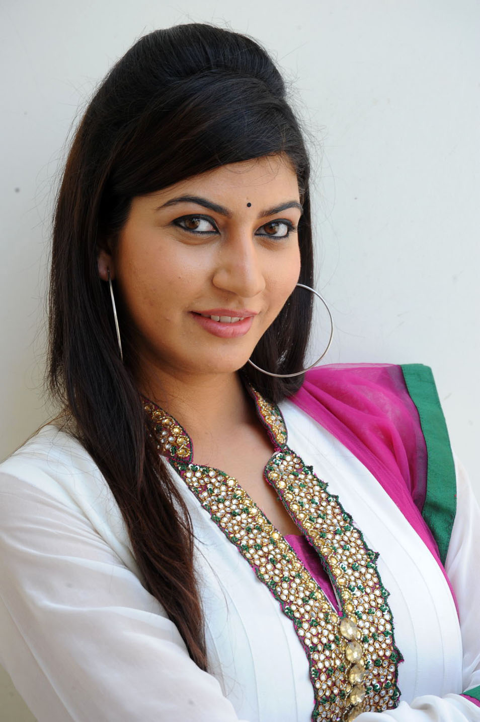 HOT AND SPICY IMAGES: Sarah Sharma New Cute Stills