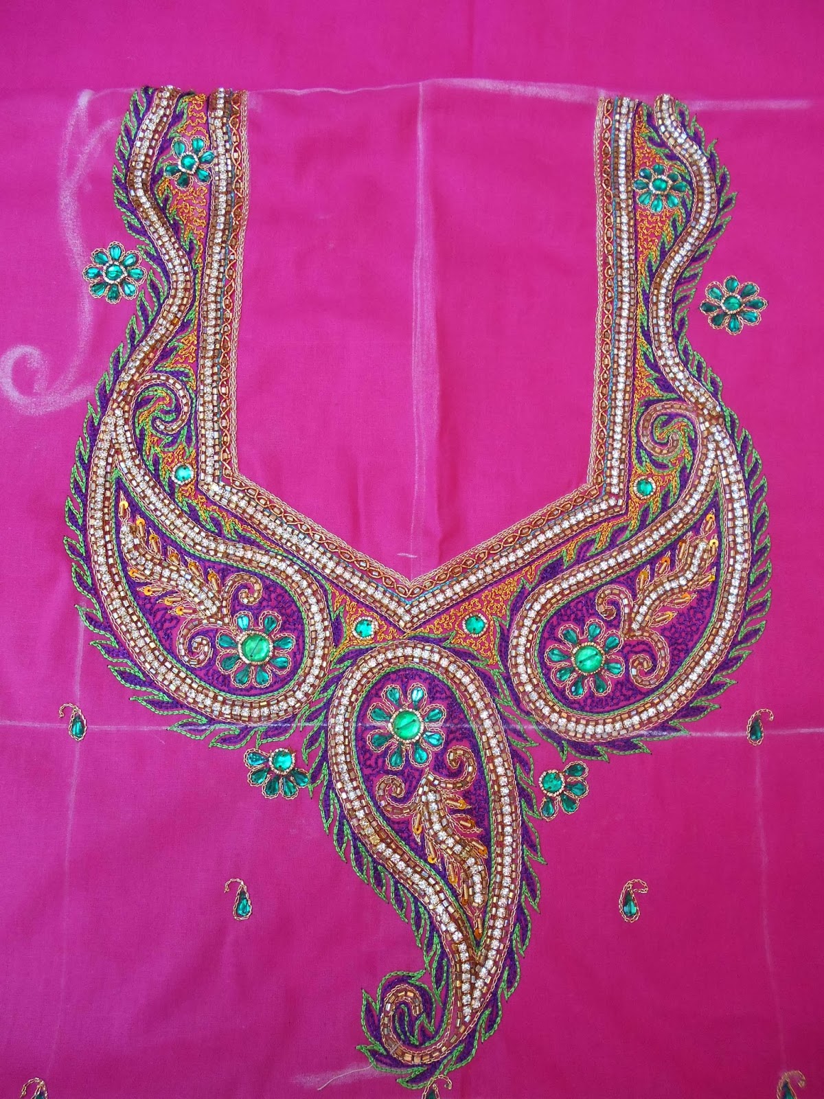 Chudi Neck Designs and Saree Designs ~ Aishwarya Fashions