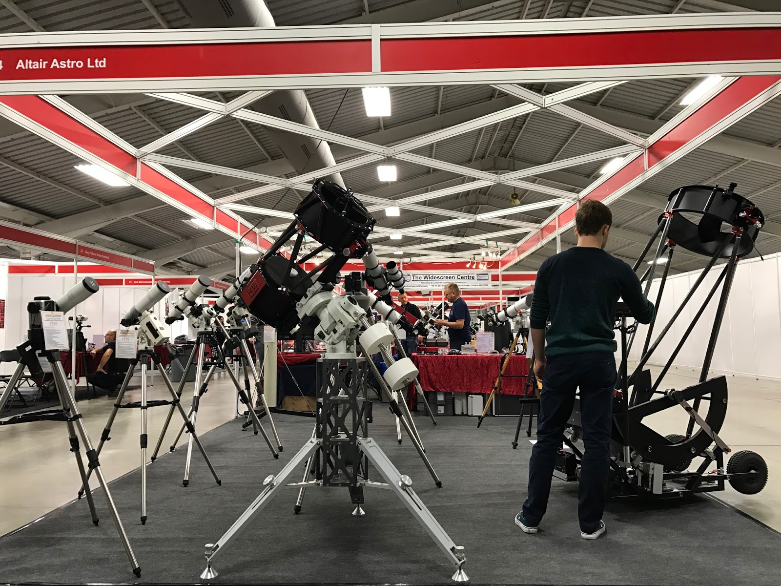 STELLARVIEW ET SKYVISION DEVELOPPEMENT: IAS 2016 UK