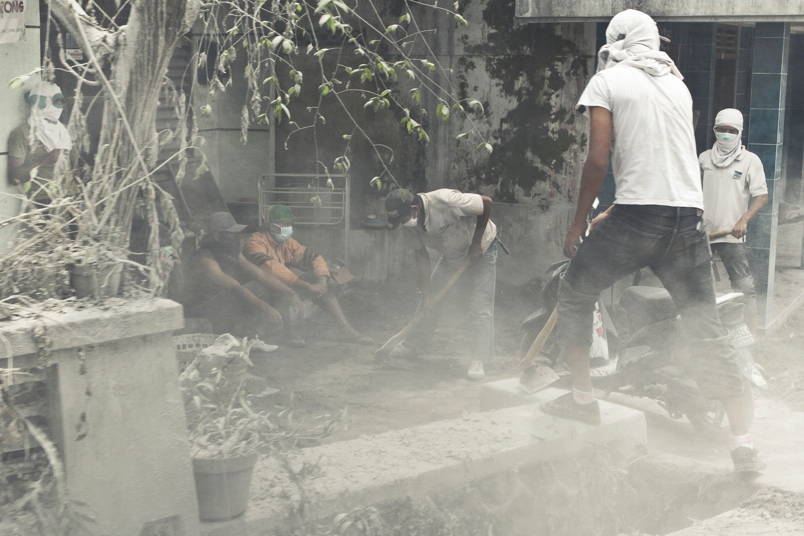 KAJA WAS THERE: VOLCANO MERAPI / THE ERUPTION OF 2010 / CLEANING UP