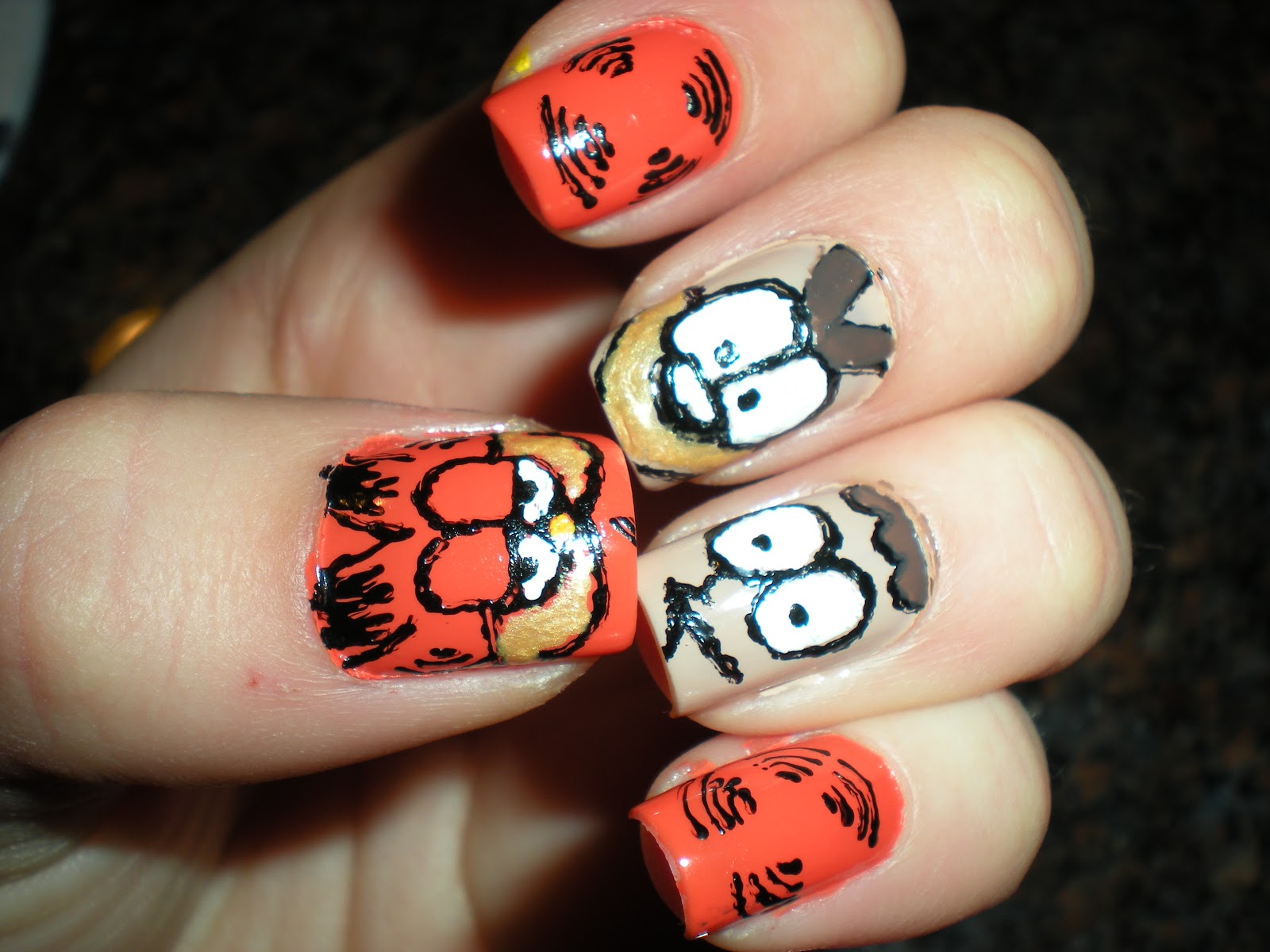 Metallic Maria: Garfield nails!