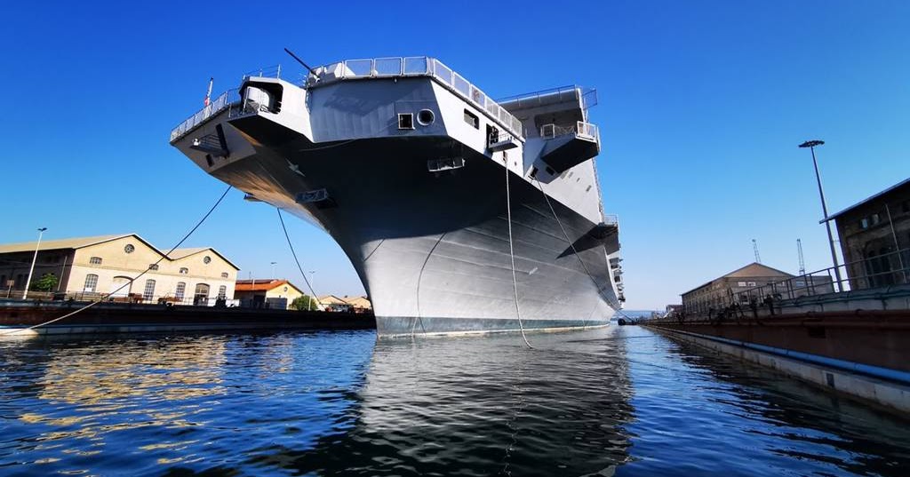 Italian Cavour aircraft carrier enters the Maritime Military Arsenal of ...