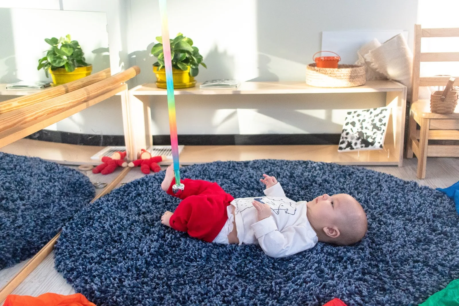 Montessori Baby - Exploring with Feet
