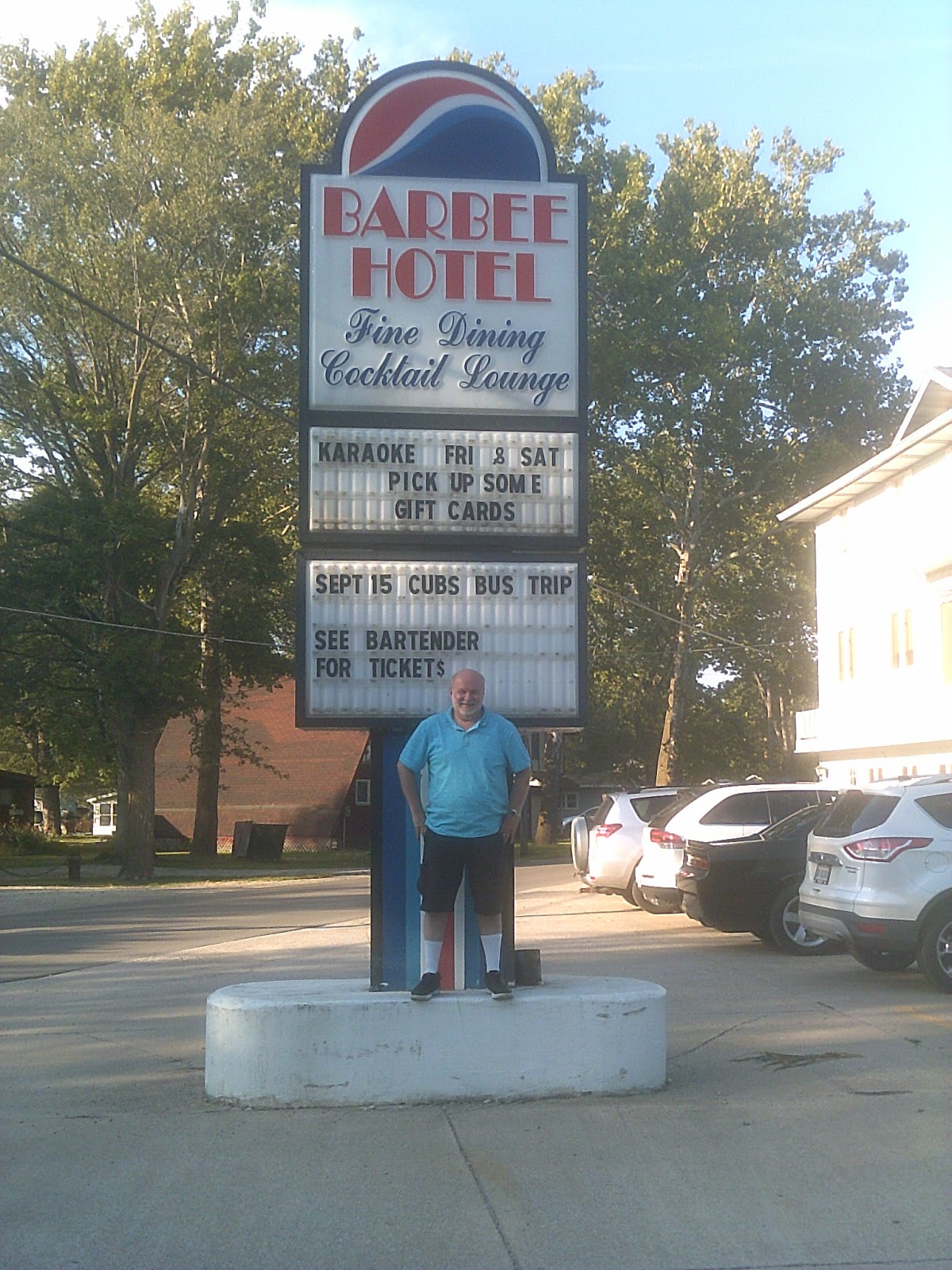 Mike Settles: The Ghosts of Al Capone, Rita Hayworth at the Barbee Hotel