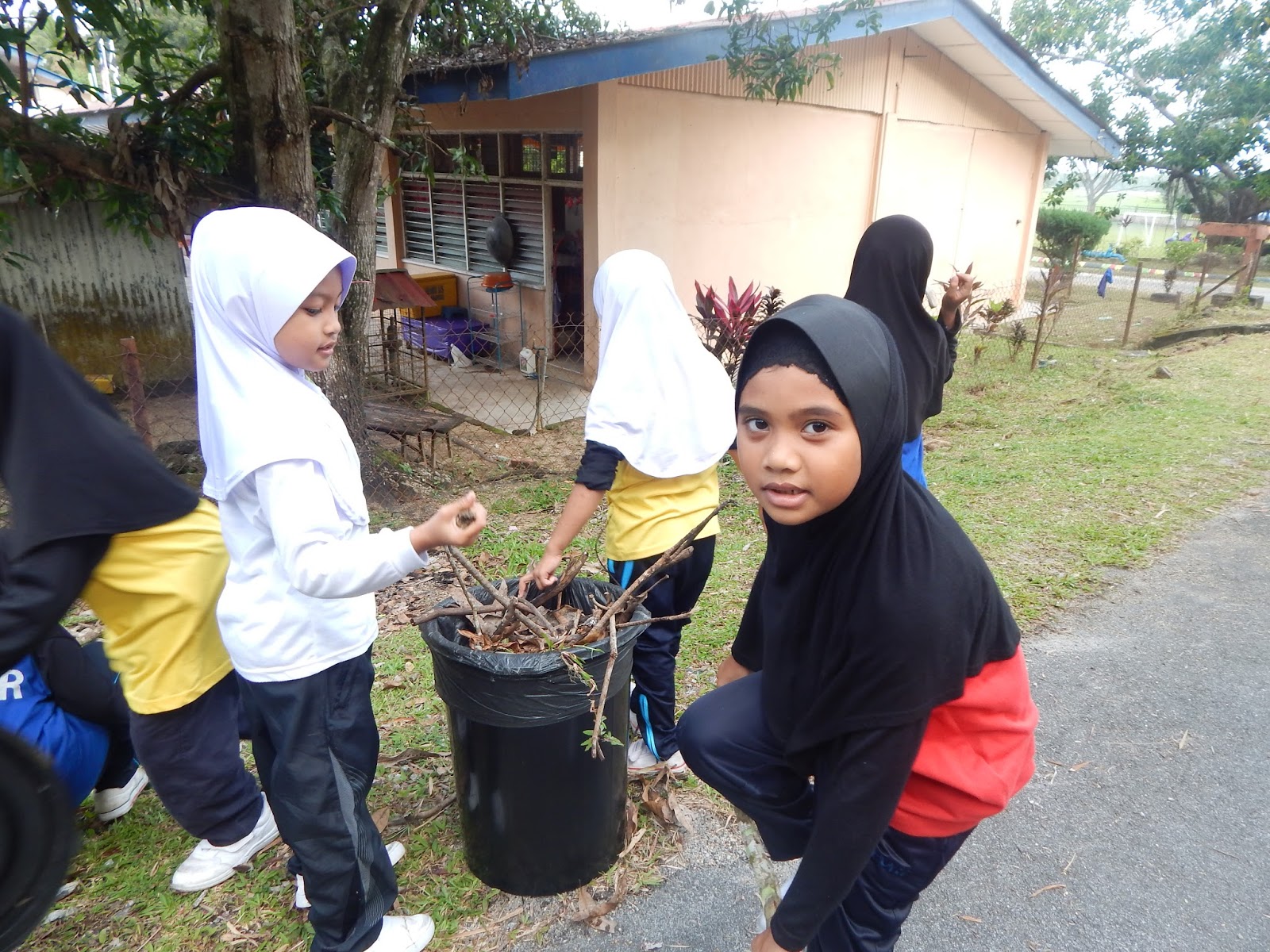 SK Darat Batu Rakit: PROGRAM GOTONG ROYONG SK DARAT BATU RAKIT PADA 28 ...