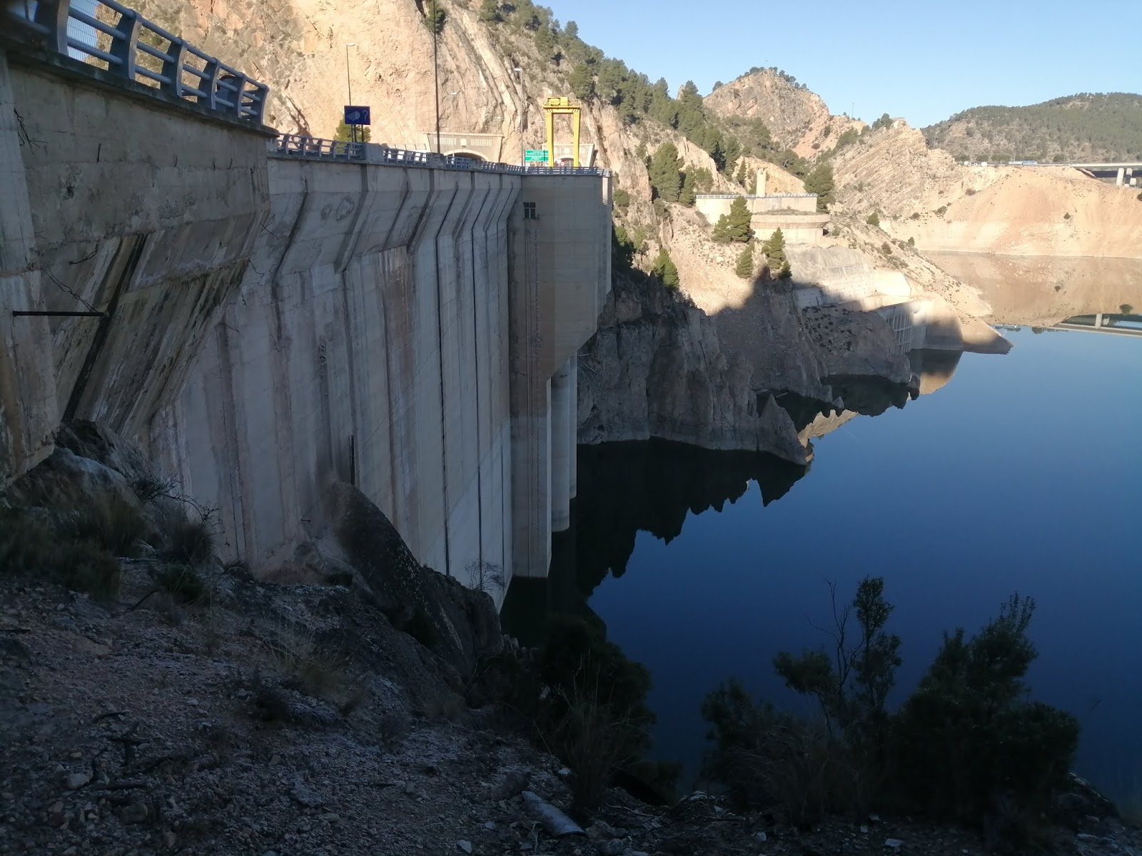 Presas y embalses: Embalse de Contreras