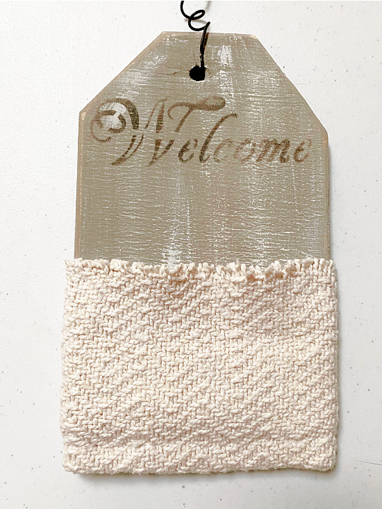 Easy Wall Pocket for Flowers