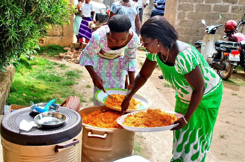 ROAM - Réka On Africa Mercy: African Fast Food