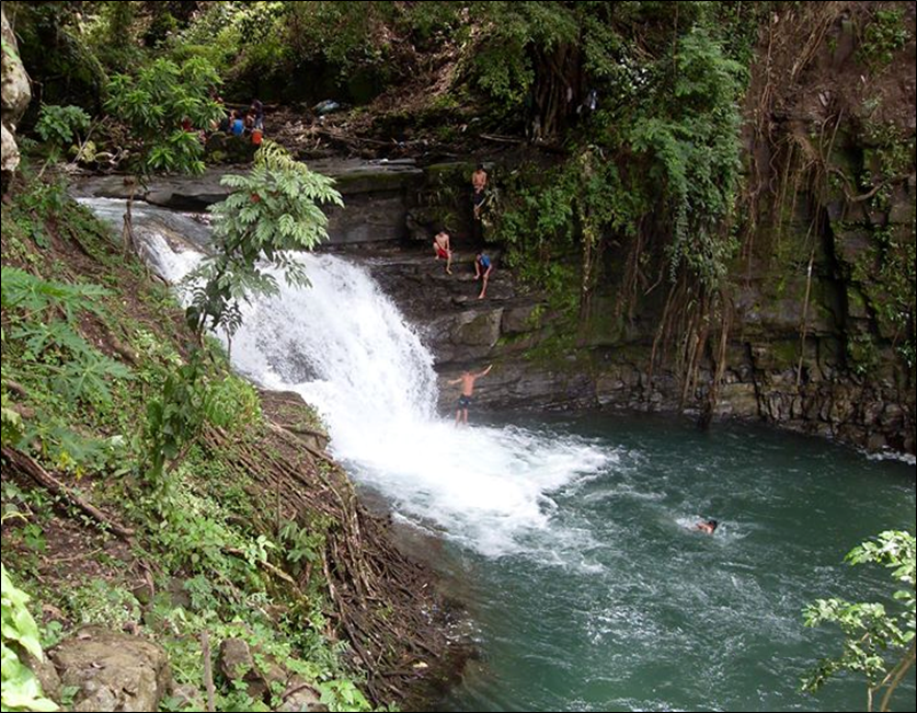 Ban-aw Lawa also known as Kagutungan Falls: Ban-aw Lawa (Kagutungan Falls)