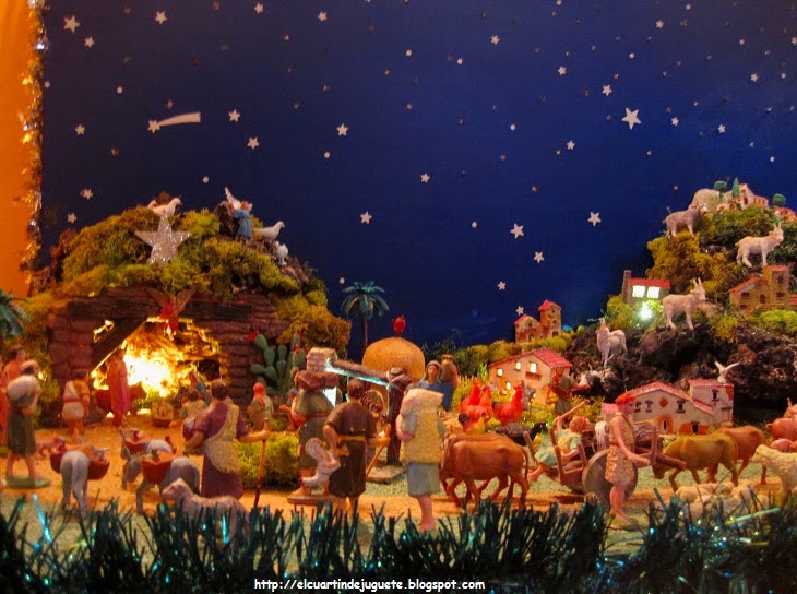 El cuartin de juguete: Nacimiento con luces y figuras Pech