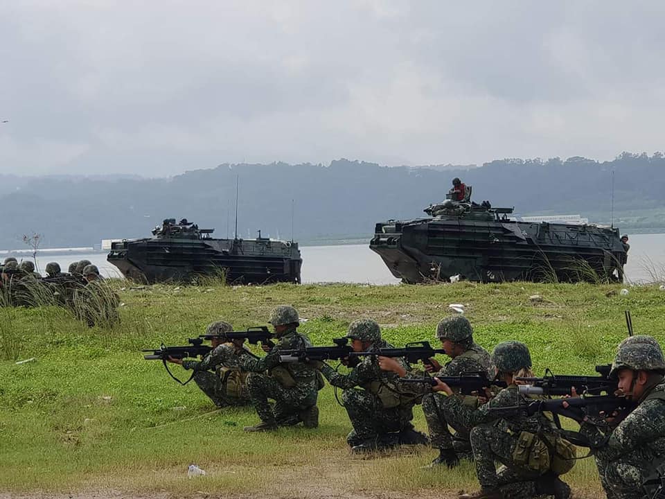 AFP Amphibious Assault Vehicles Join Ship-to-Shore Exercise | jejak defence