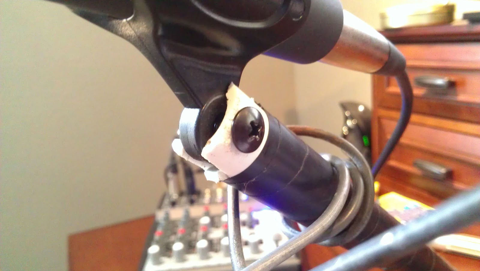 The Apathy Coalition: DIY Desktop Mic Stand and Pop Filter