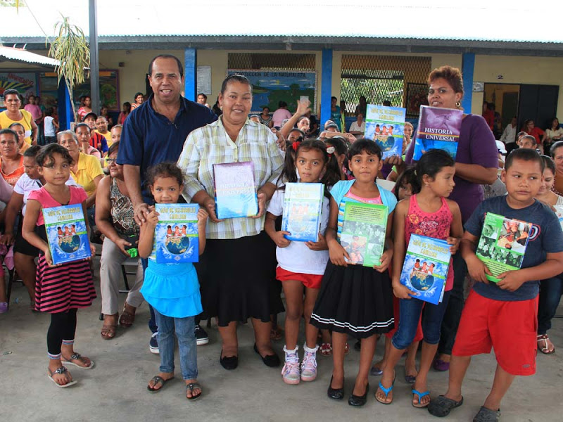 OSMAN GOMEZ ARCHIVO : REUNION EN LA ESCUELA DE PROGRESO