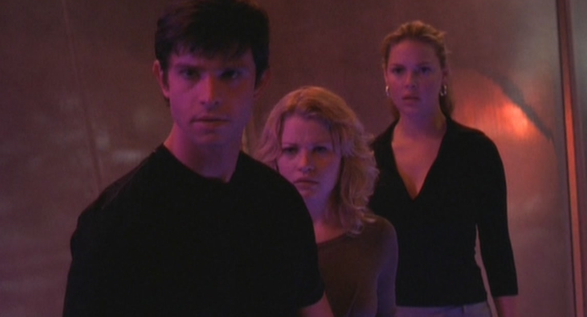 Doux Reviews: Roswell: Season Two, Part Three