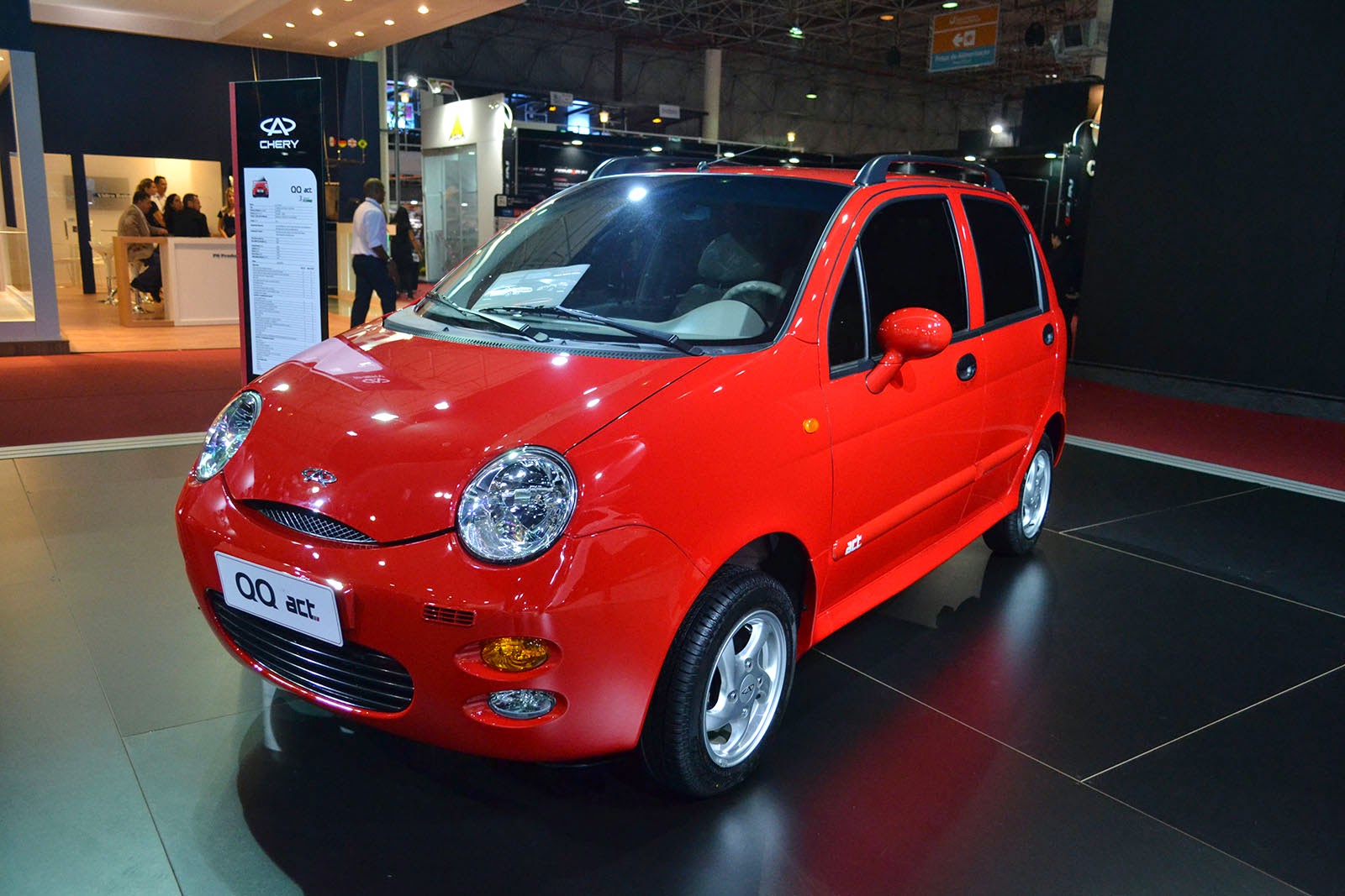 Chery começa a importar novo QQ para o Brasil