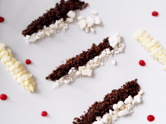 Deconstructed Eton Mess - Time2Gossip