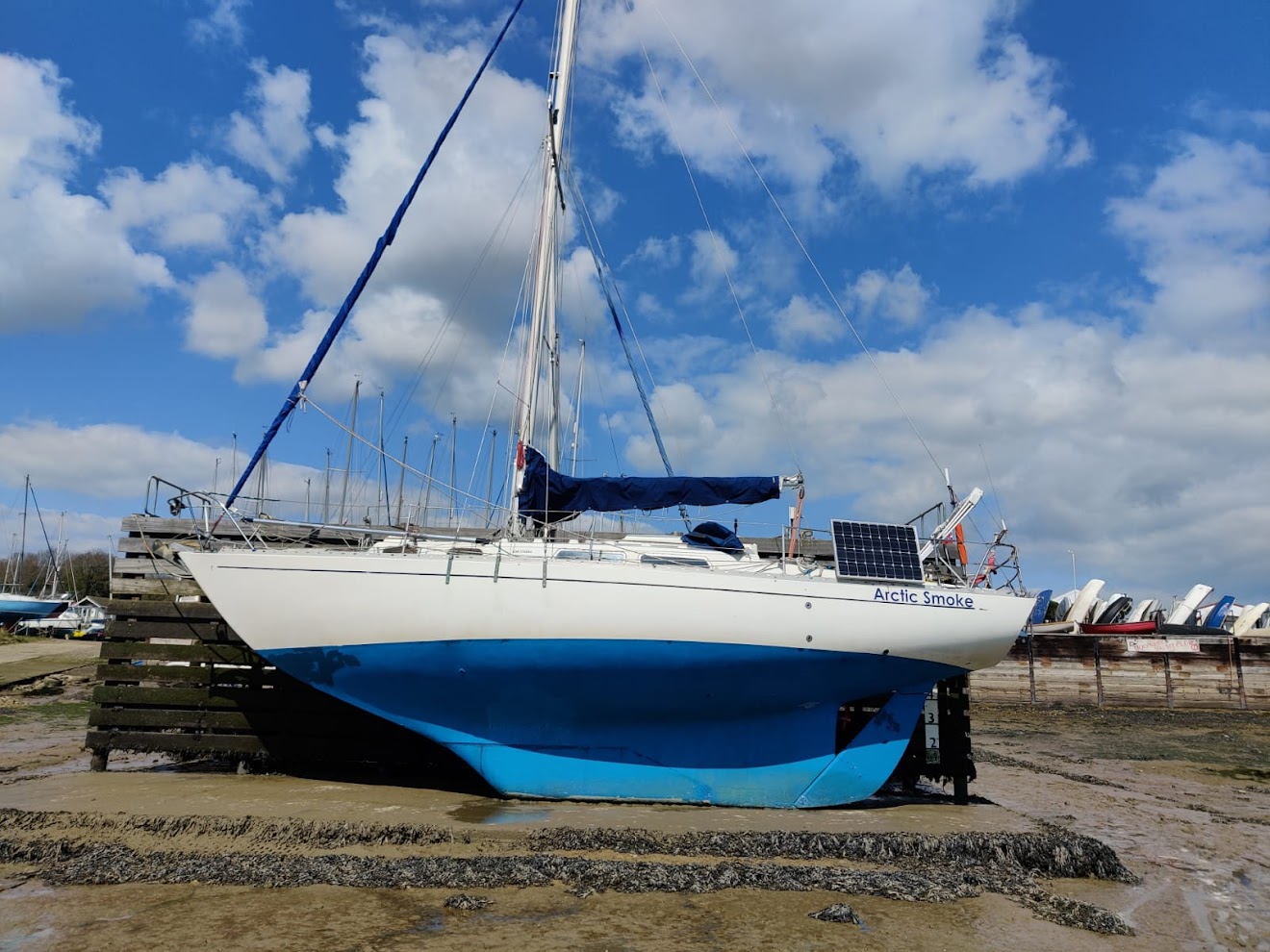 About the Elizabethan 33