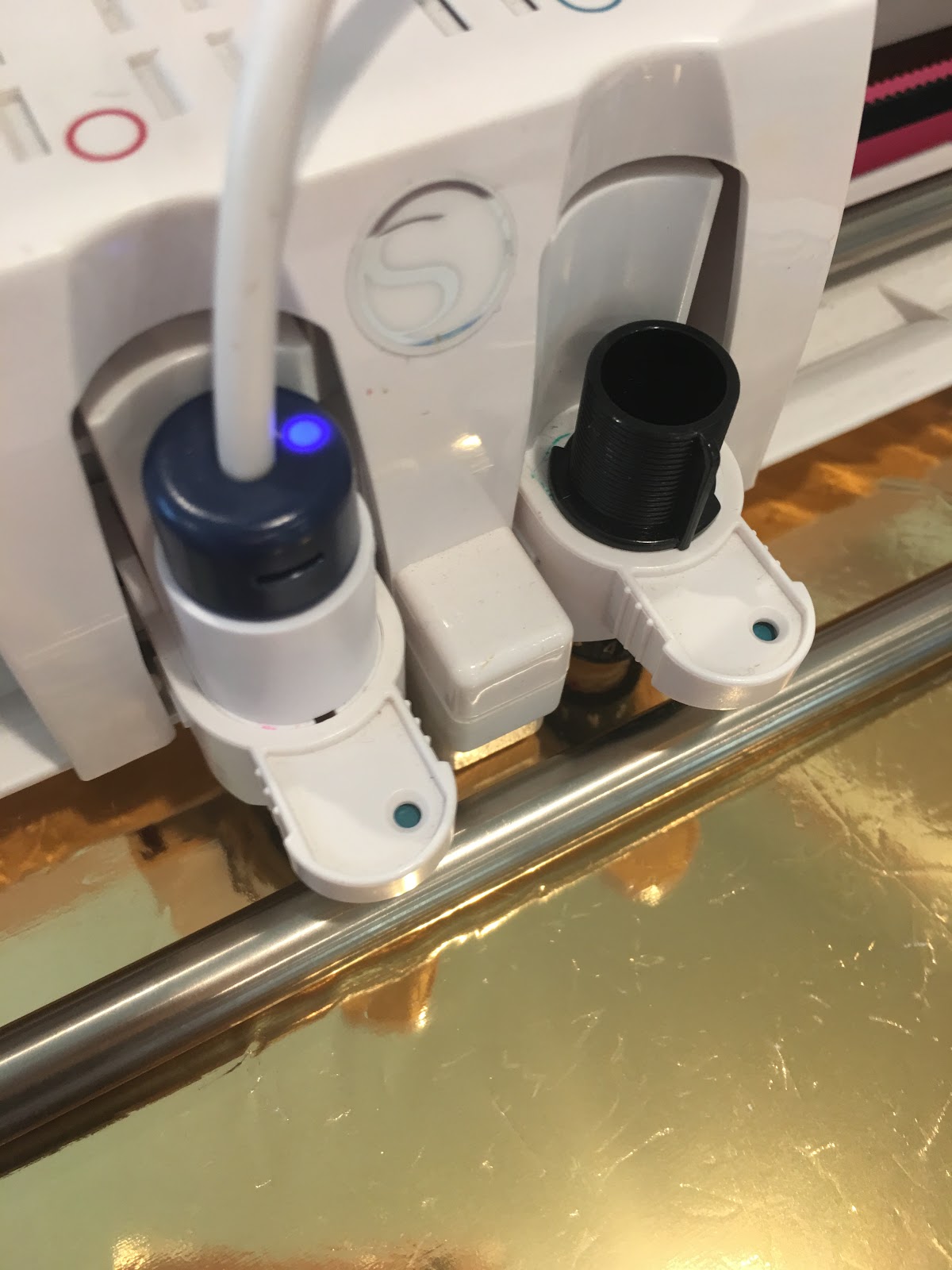 How to Get a Solid Foil Fill with Foil Quill and Silhouette ...