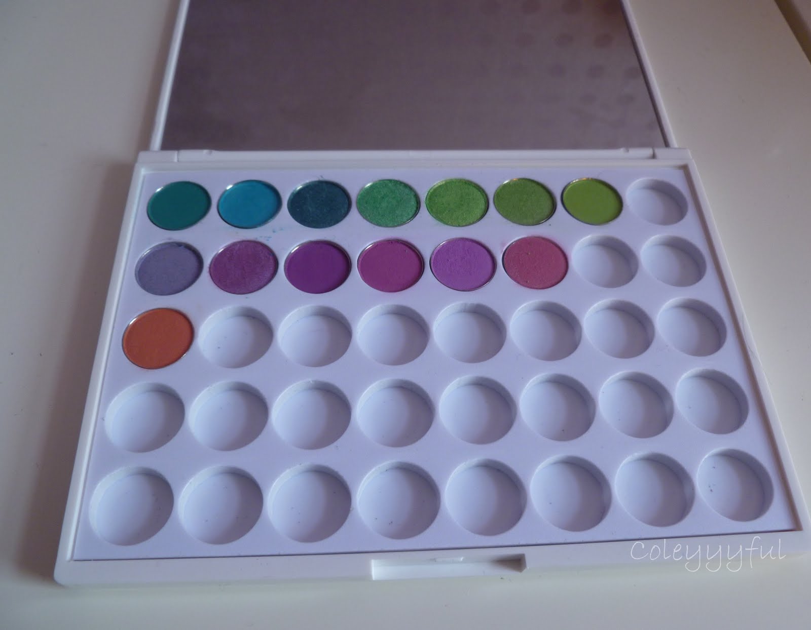 Coleyyyful: A Beauty & Fashion Blog: Yaby Eyeshadows - Part One