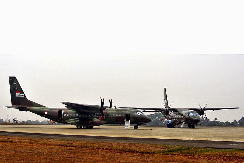 DEFENSE STUDIES: Dua Pesawat Baru CN 295 Kembali Perkuat TNI AU
