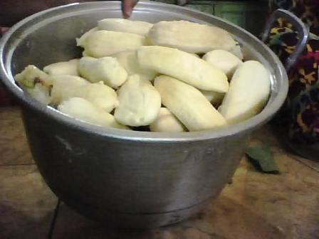 Wija Ogi: Cara membuat Barongko / Burongko khas Bugis