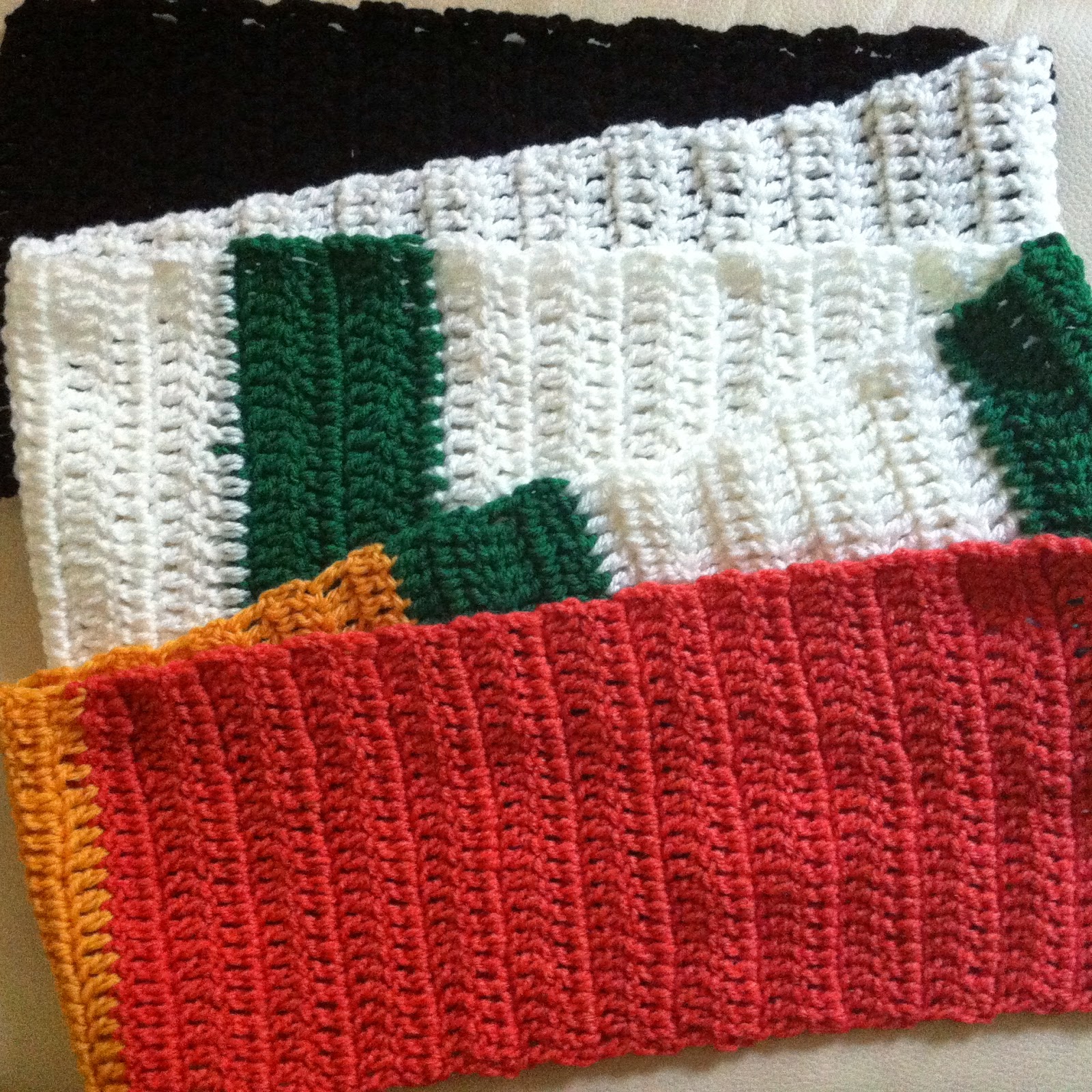 Malon's Craft Blog: DIY - Crochet Salmon Sushi Roll-Up Scarf