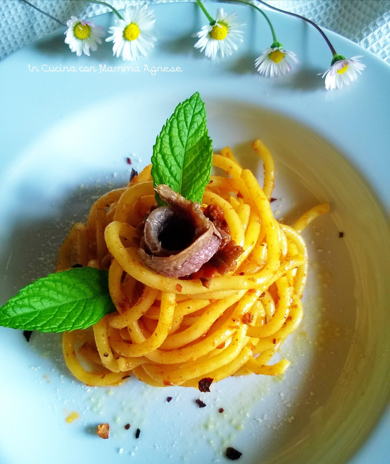 Bigoli al Pesto Siciliano ed Acciughe | In Cucina con Mamma Agnese
