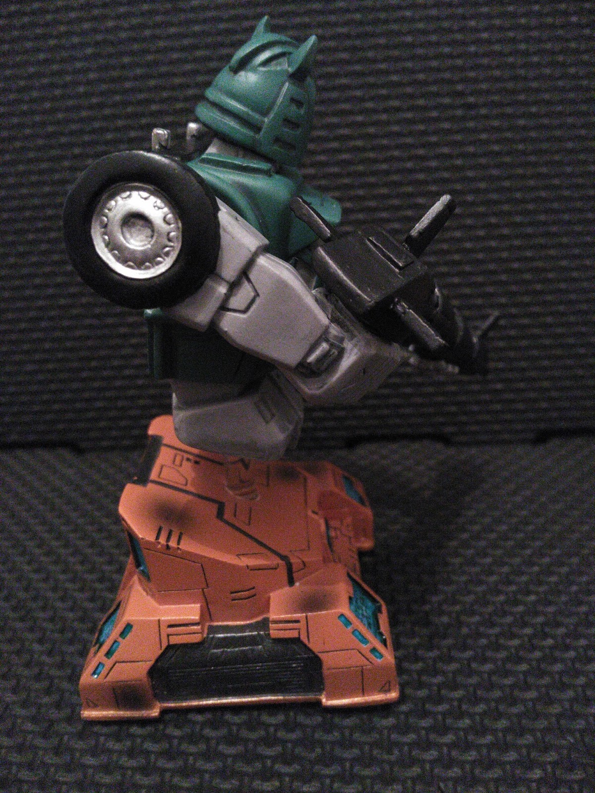 Metal Invaders: TRANSFORMERS G1 TAP-OUT BUST