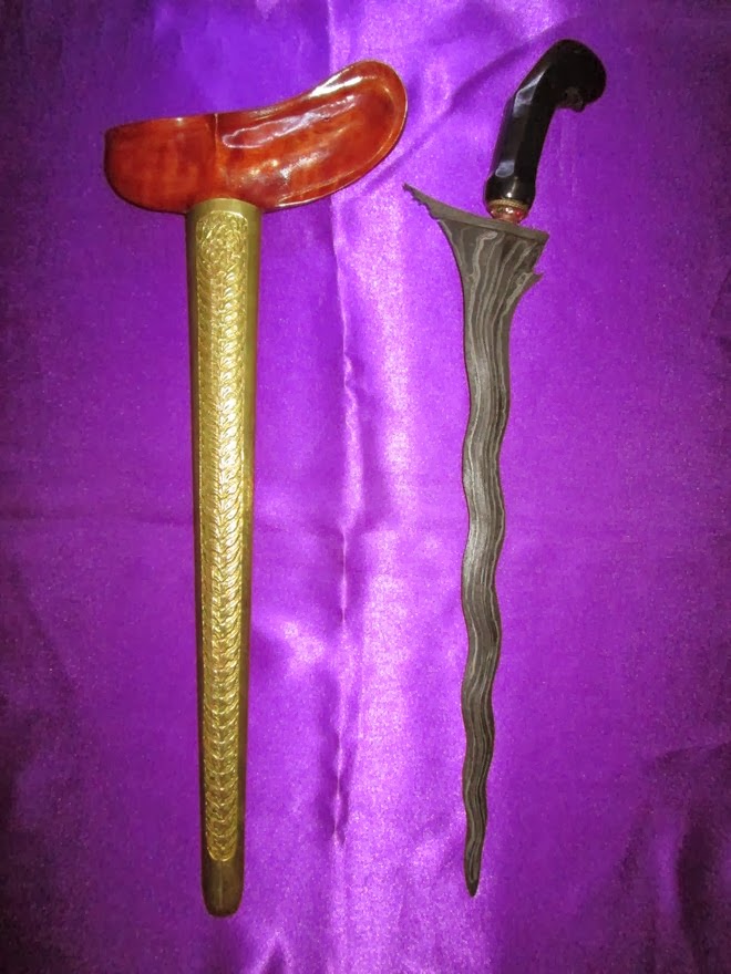 Wesi Aji Indonesia: Keris Luk 11 Banyu Mili