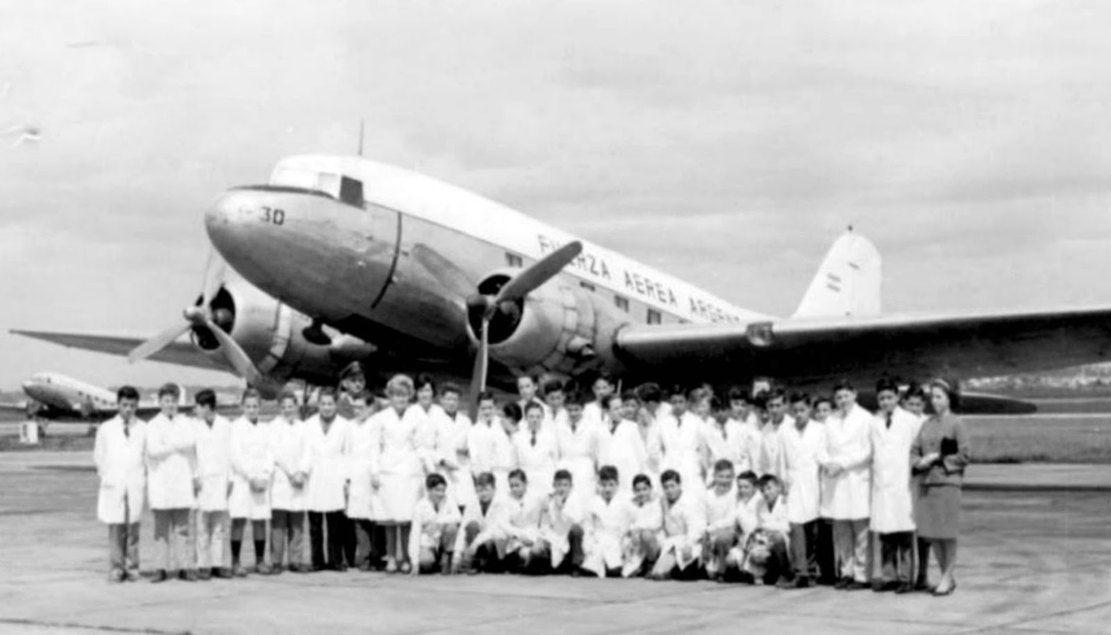 Historias Individuales: T-30, Douglas DC-3C c/n 14426/25871