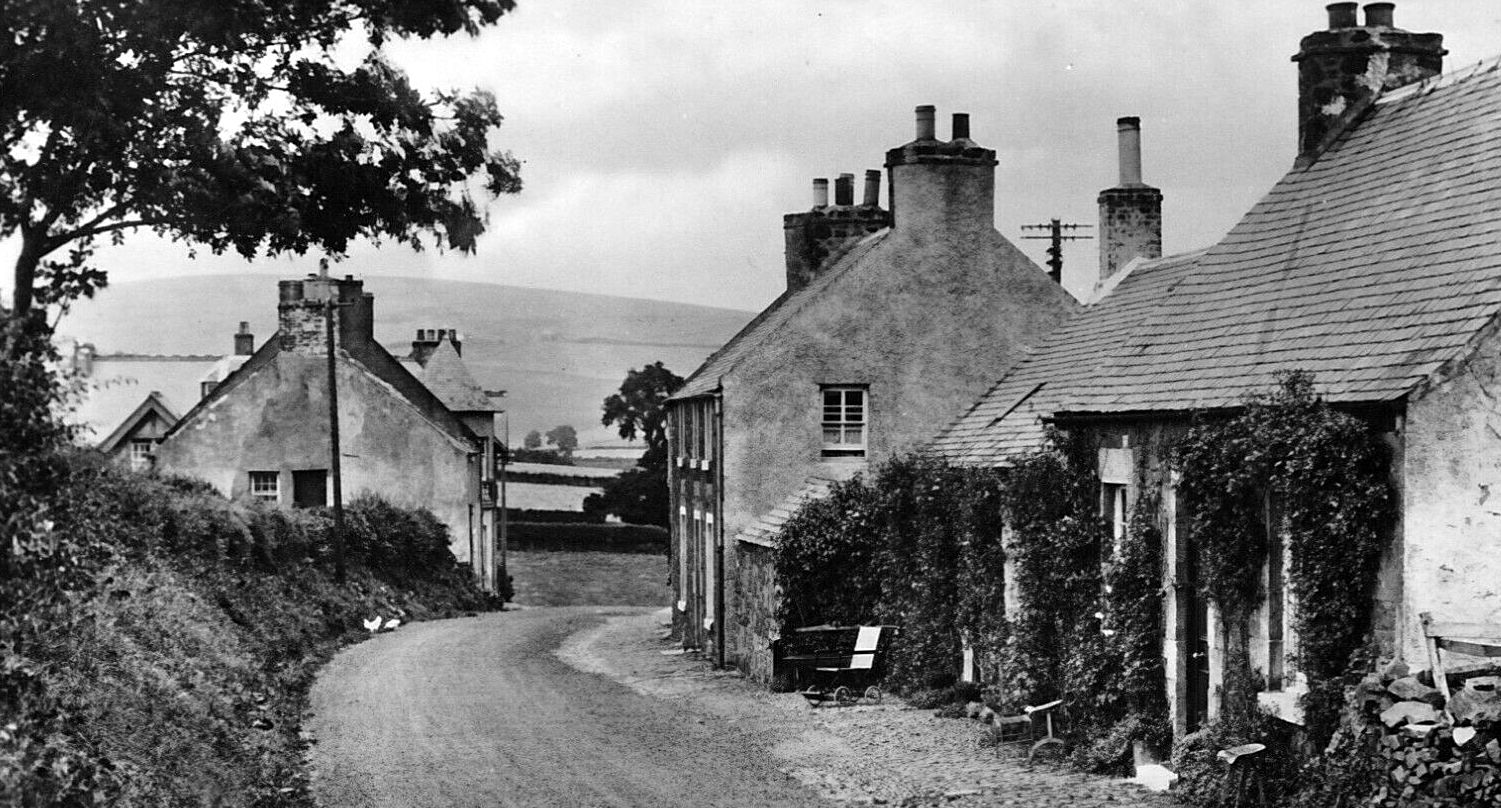 Tour Scotland: Old Photograph The Loan Oxton Scotland