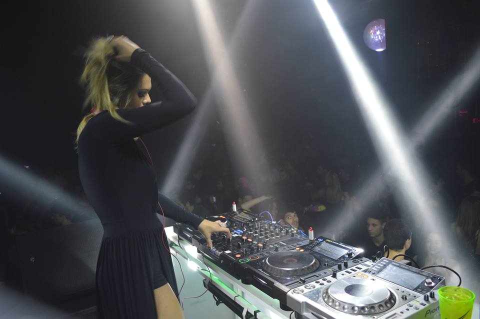 djzeroberto.blogspot.com: Dj Marcela Moura / Destaque