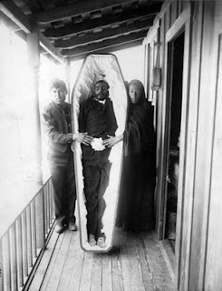 mdolla: Stiff Pose Victorian Postmortem photography (140 Pics)