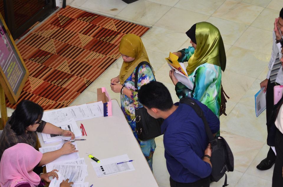 Behind the Truth & Possibilities : Skim Latihan 1 Malaysia Di bawah ...