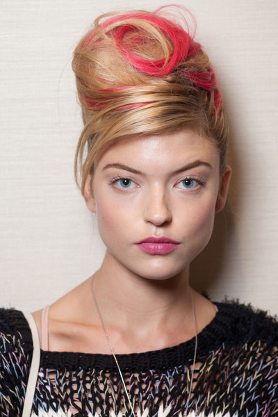 Adriana Lima: Top Trendy Hairdos for Long Hair