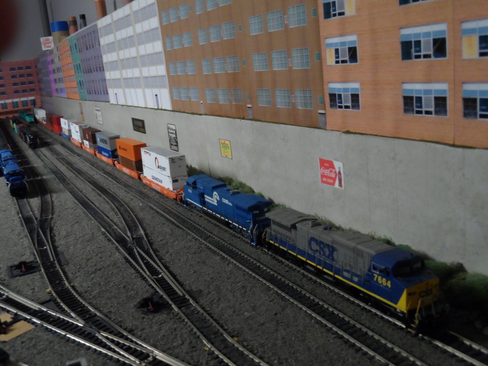New York Central Train Layout: Athearn BB Gunderson Maxi-3 Project