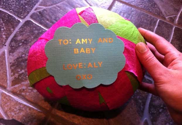 artisan des arts: DIY: Baby shower present bomb!