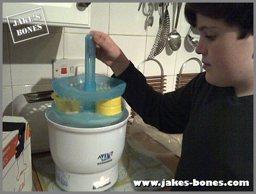 My brilliant new clever invention for cleaning bones : Jake's Bones