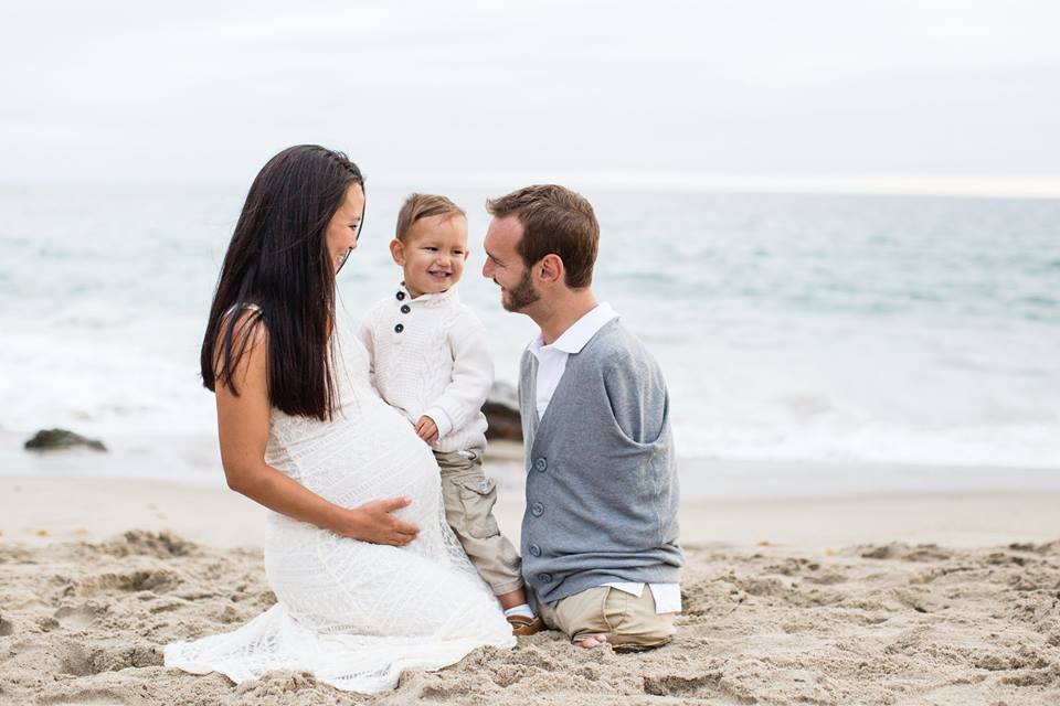 Man Born without Limbs, Nick Vujicic, Shows Off his Heavily Pregnant ...