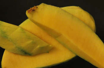 Une mangue verte, du sel et du piment - Made in Asie