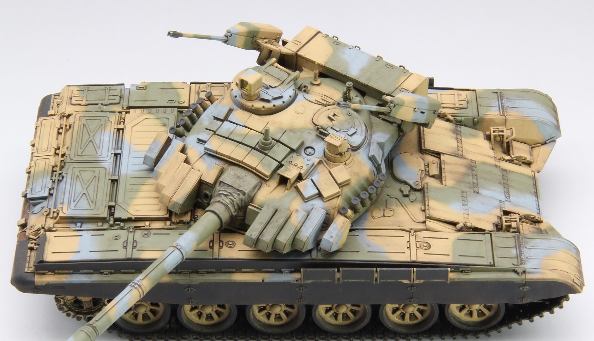 The Modelling News: Preview: Amusing Hobby's new 1/35th scale T-72M2 "Moderna" Slovak MBT.