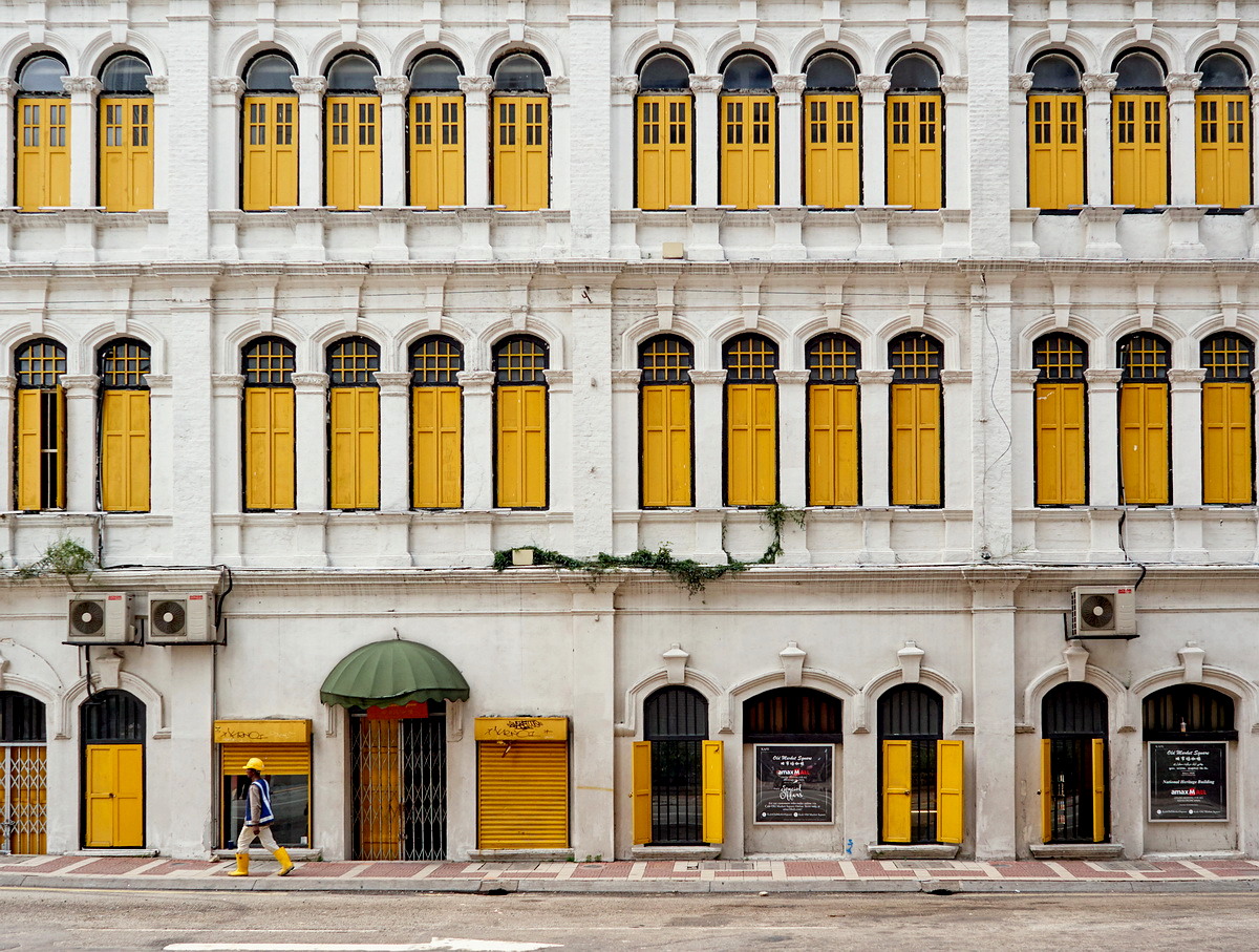 ROBIN WONG : Unconventional Street Photography Tips