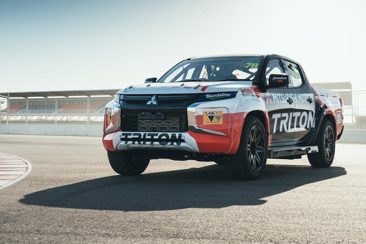 Watch a 344-horsepower Mitsubishi Strada Hit the Race Track | CarGuide ...