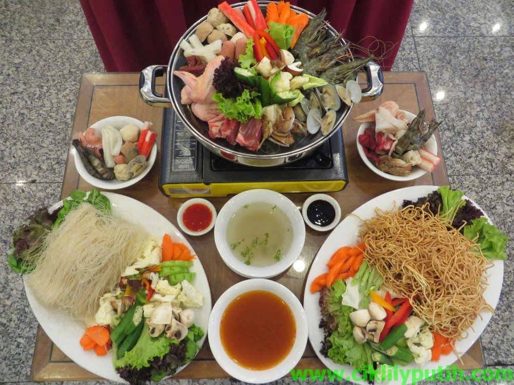 CikLilyPutih The Lifestyle Blogger: Makan Steamboat Panas di Borak Cafe ...