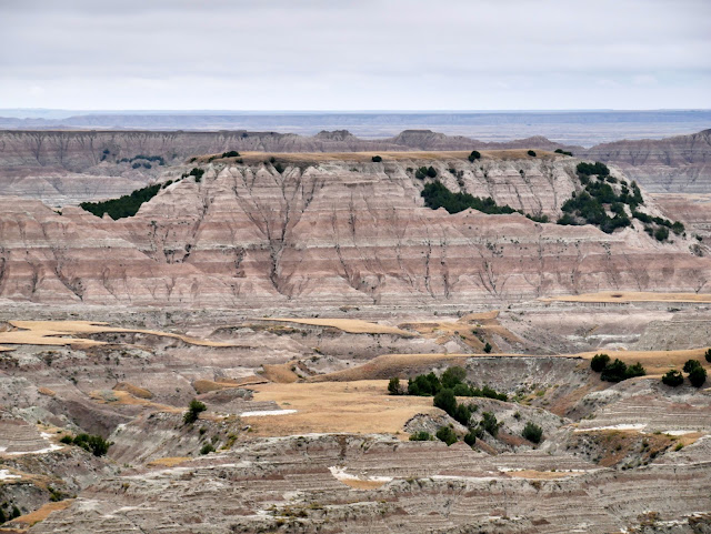 American Travel Journal: Sage Creek Rim Road - Badlands National Park