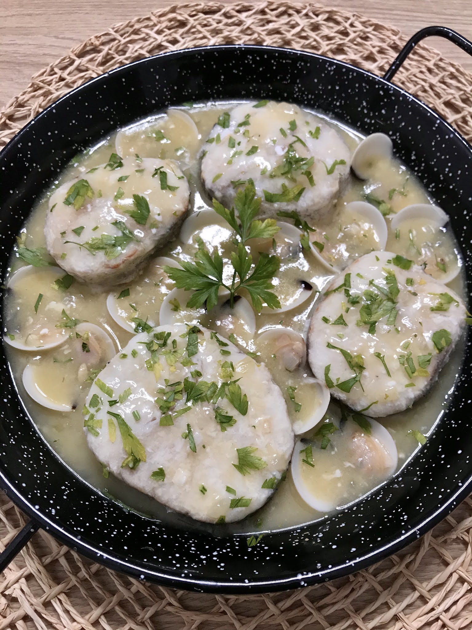 Merluza en salsa verde o merluza a la vasca. Reto Alfabeto Salado