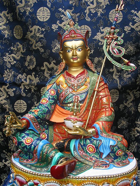 Guru Padma Sambhava : El vajra en la mano de Padma Sambhava