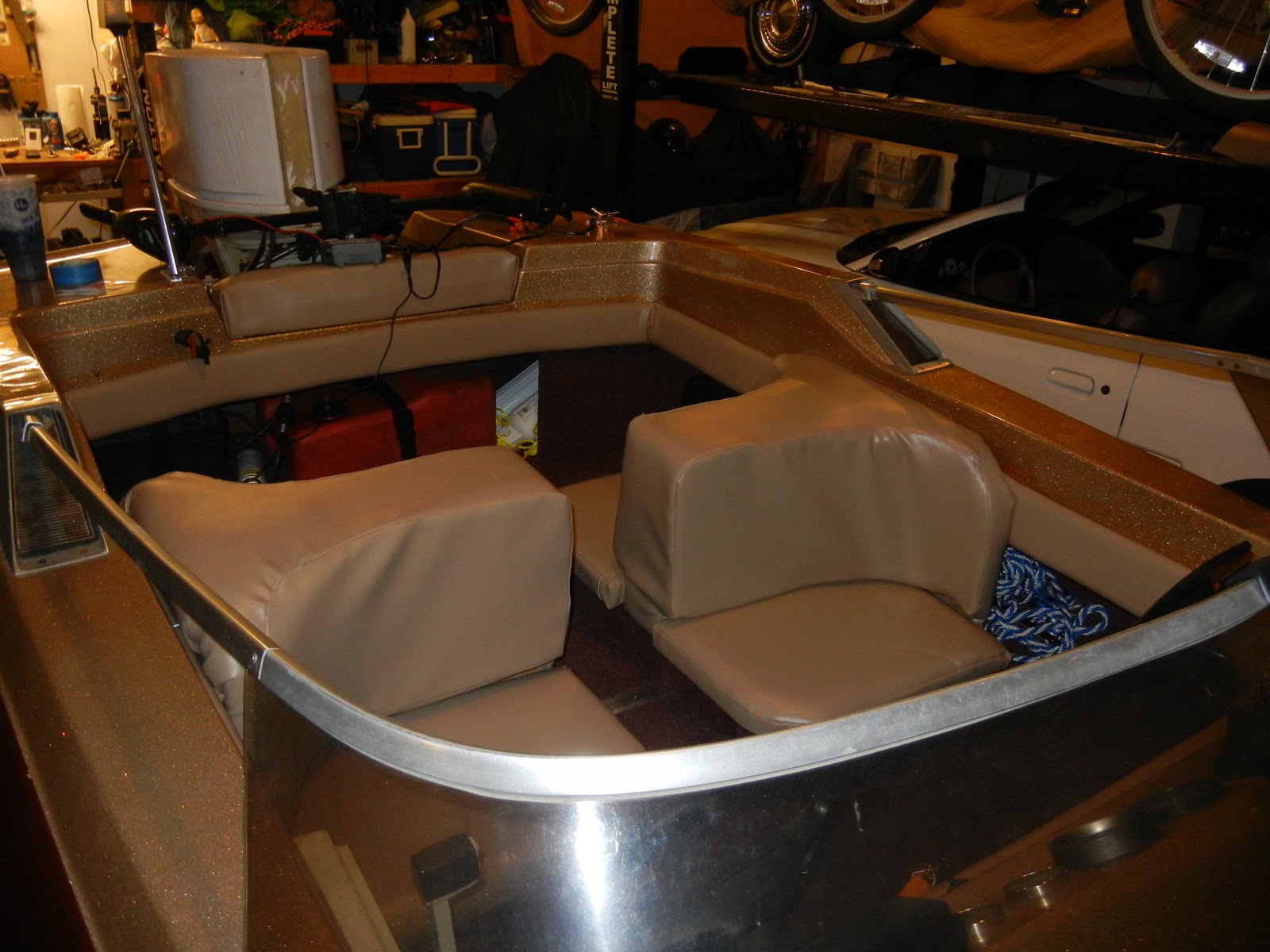 Joe's 1979 Glastron GT-150: May 19th, 2011 - Finishing the Seats