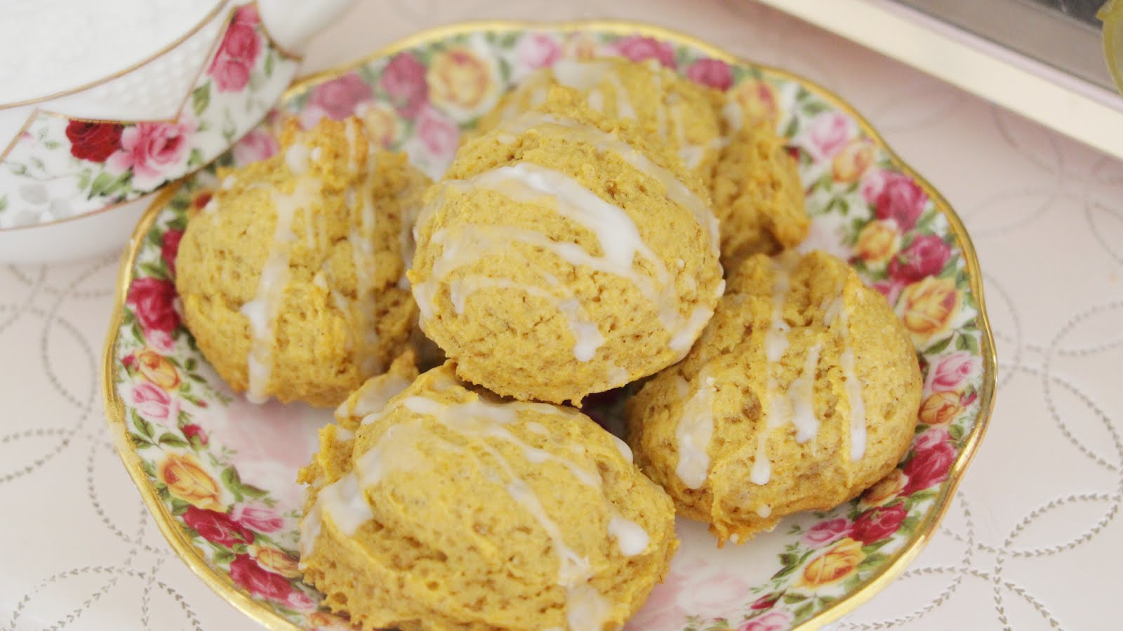 Homemade Pumpkin Spice Latte Cookies - Emelyne