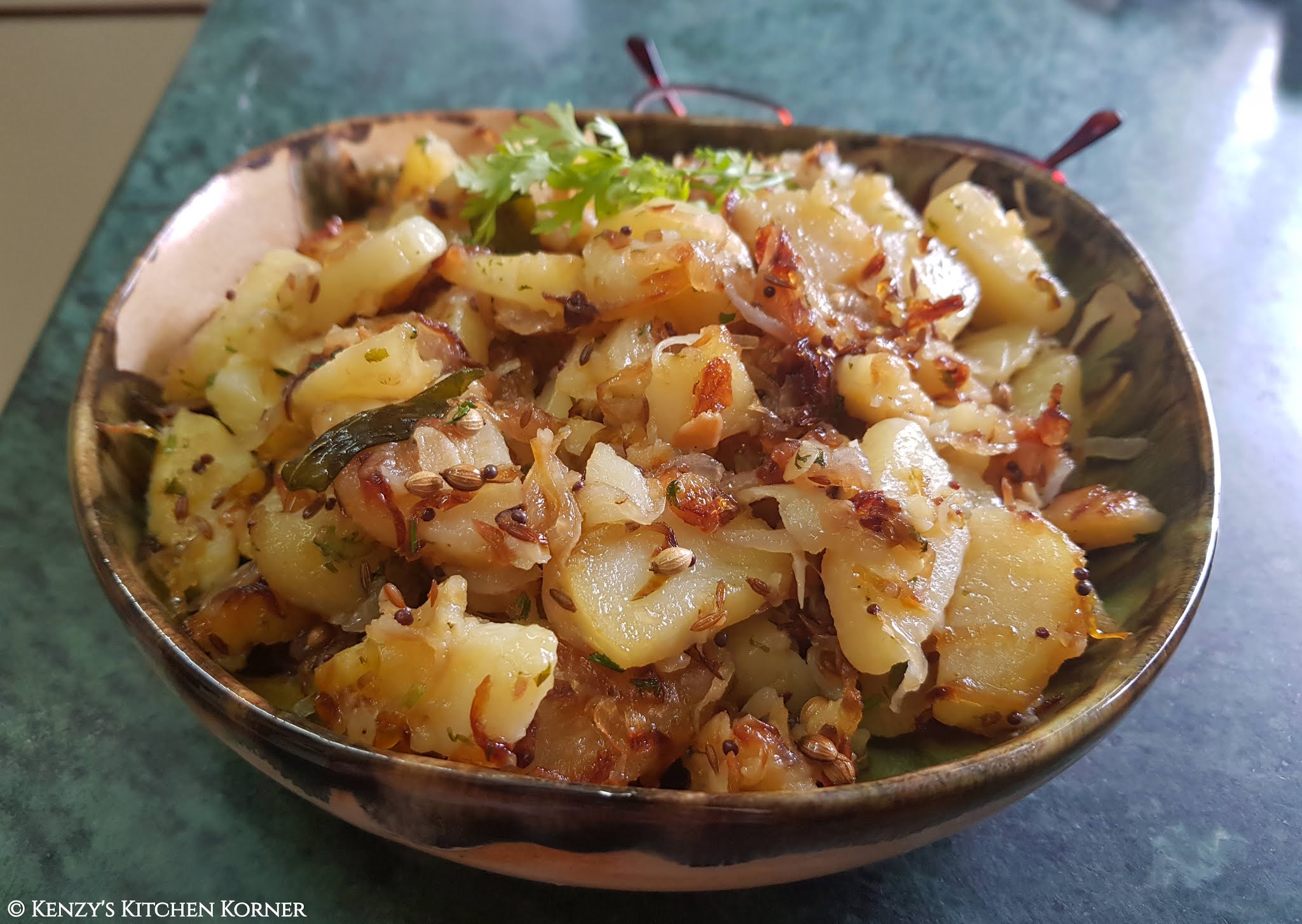 Kenzy's Kitchen Korner... : Parsi Style Kharo Safed Papeto & Papeta Par Edu